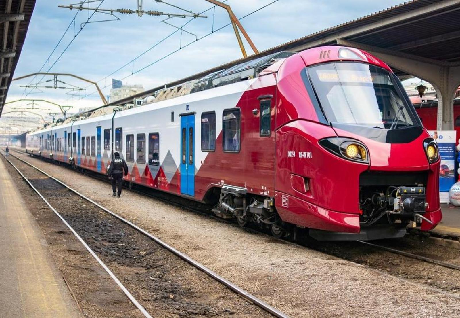 Alstom Unveils First Coradia Stream Train in Romania, Marking a ...