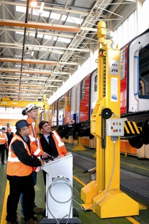 Hi-tech Pfaff-silberblau depot train lift supports upgrade work